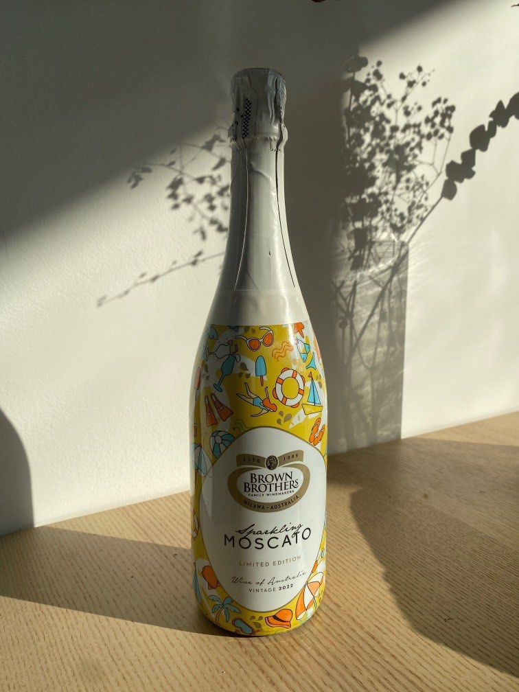 Brown Brothers Sparkling Moscato, Food & Drinks, Alcoholic Beverages on ...