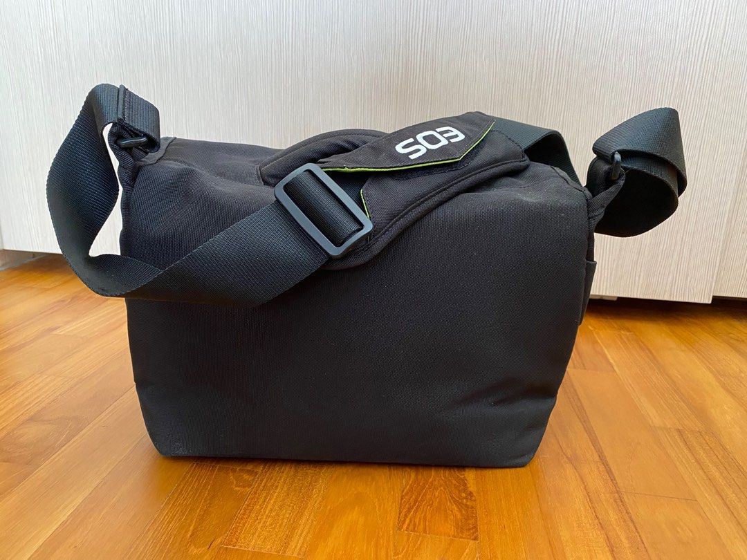 Canon Crumpler six million dollar home DSLR/Mirrorless camera bag ...