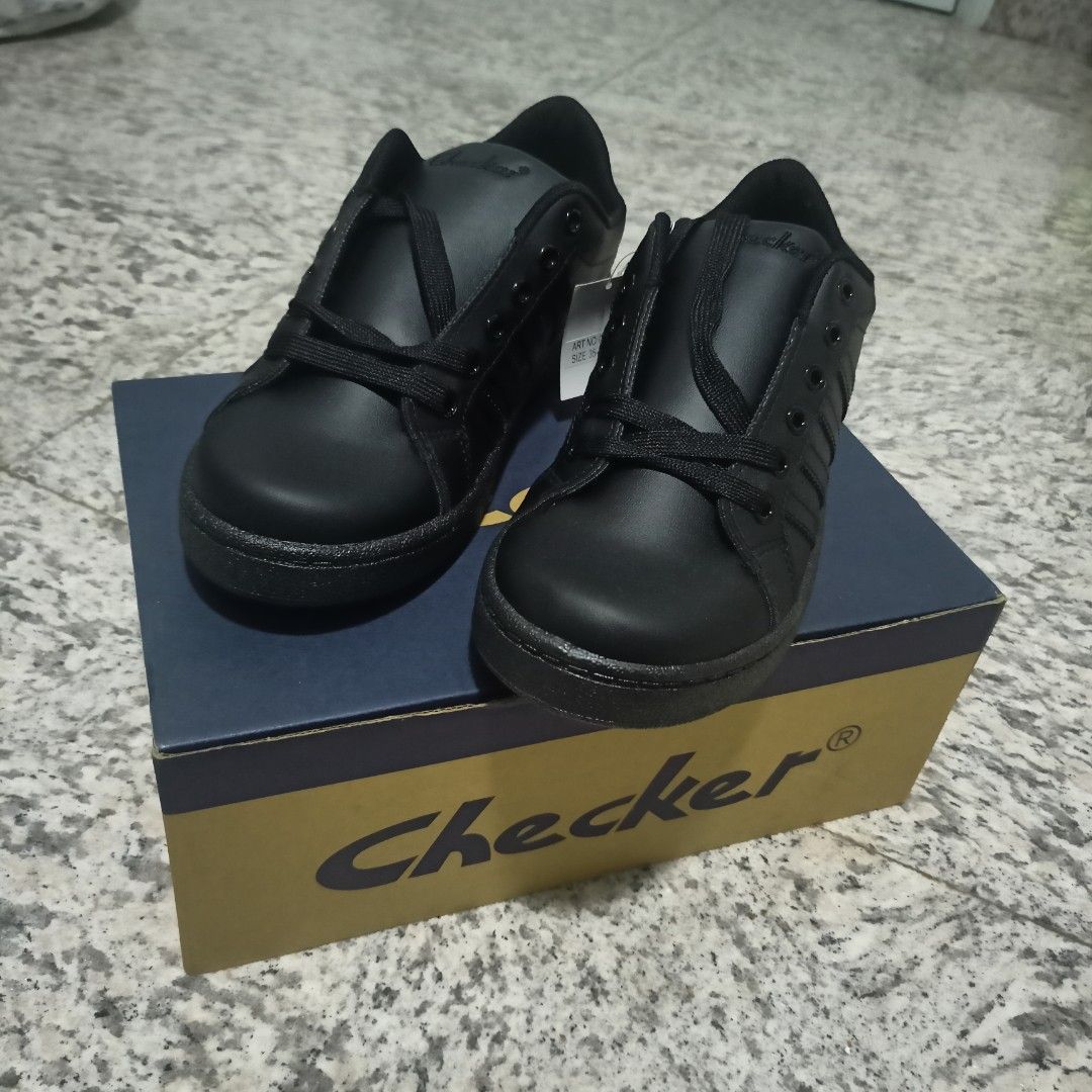 Checker Shoes, Women's Fashion, Footwear, Sneakers on Carousell