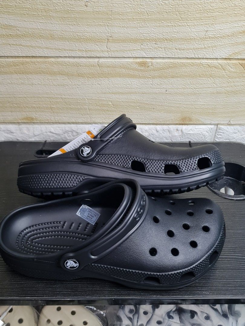 CROCS CLASSIC CLOG with free Jibbitz, Women's Fashion, Footwear ...