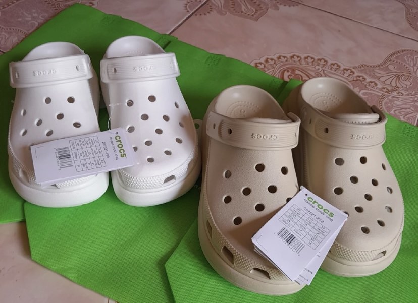 Crocs Crush Clog/Wedge/Sandals, Women's Fashion, Footwear, Flats ...