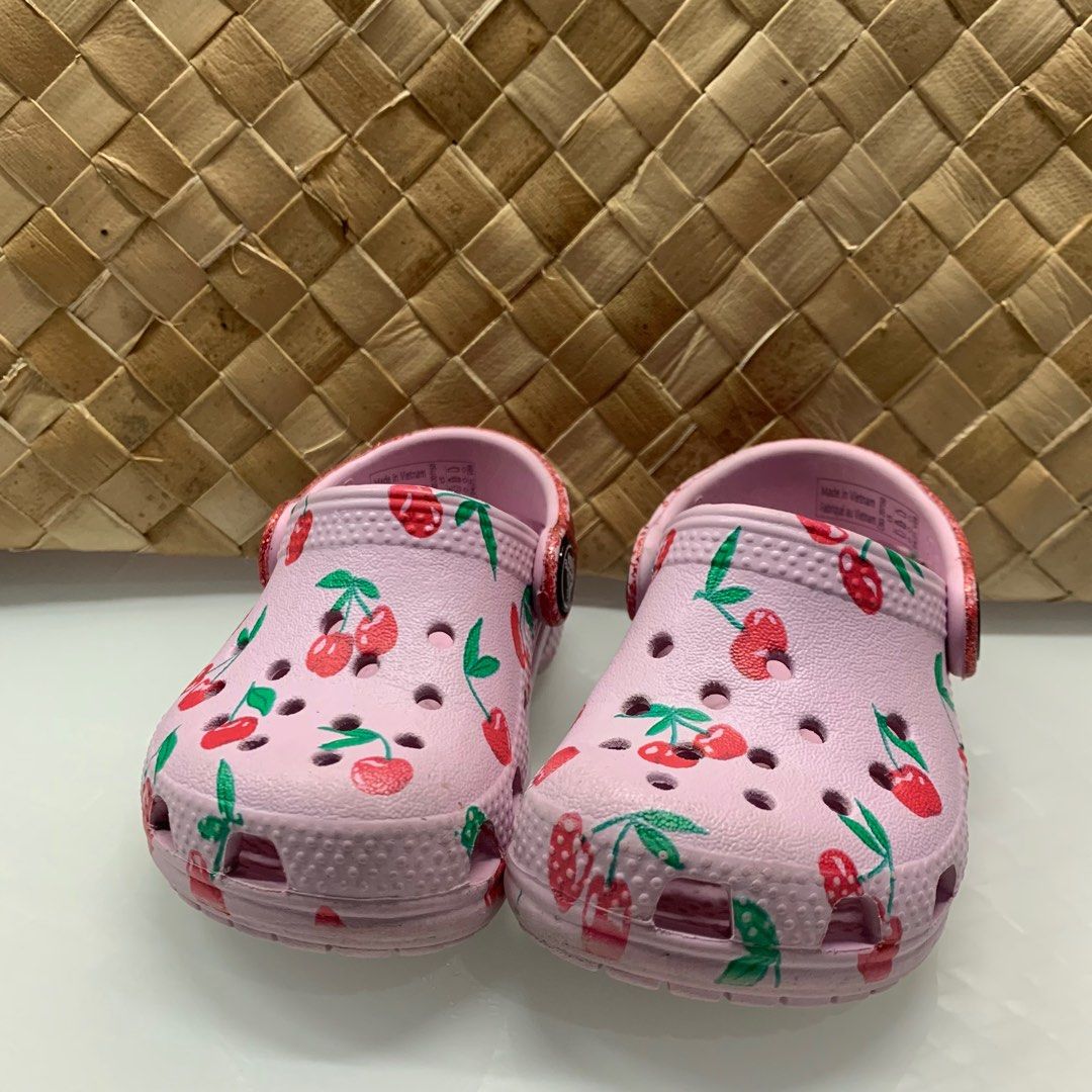 Crocs Girls Pink, Babies & Kids, Babies & Kids Fashion on Carousell