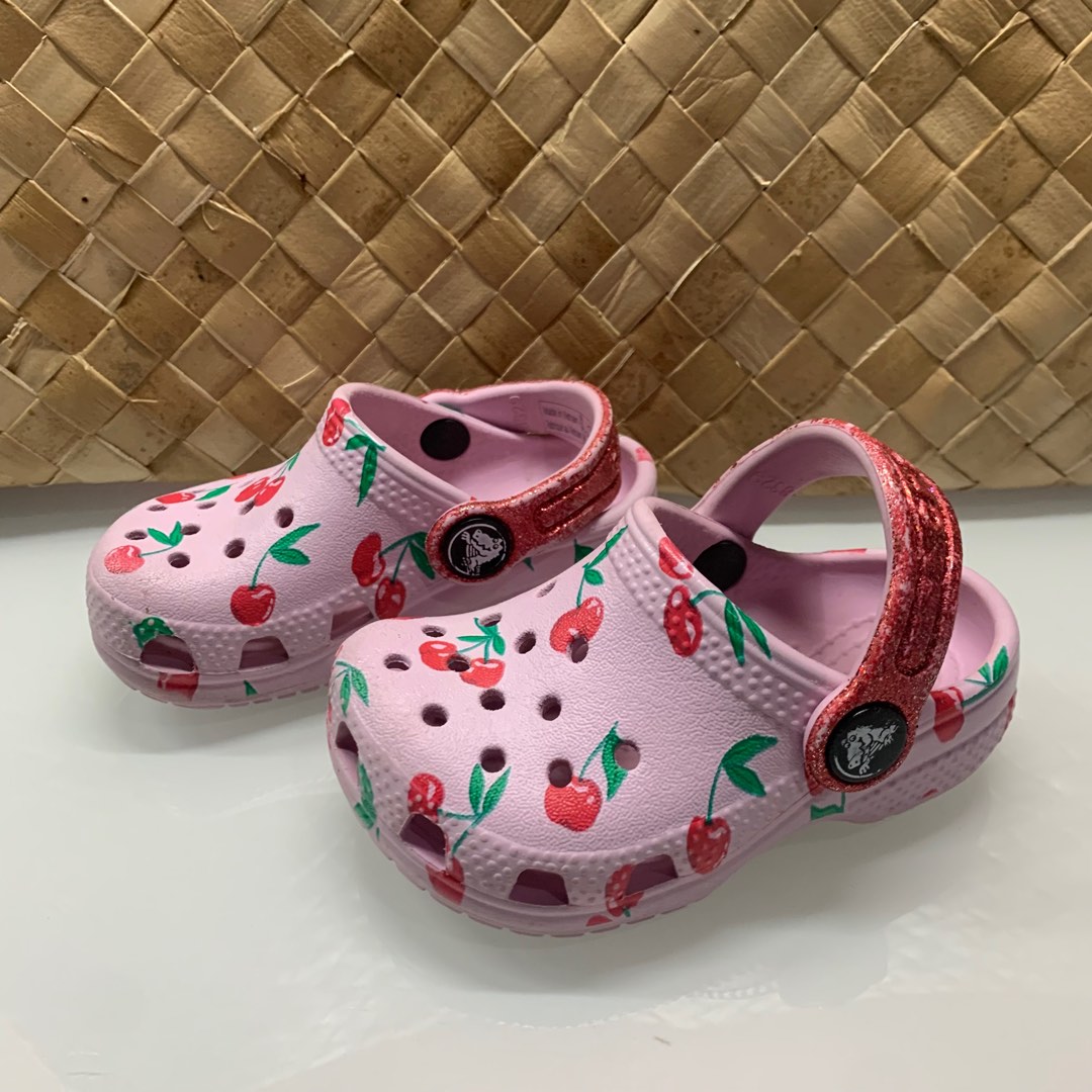 Crocs Girls Pink, Babies & Kids, Babies & Kids Fashion on Carousell