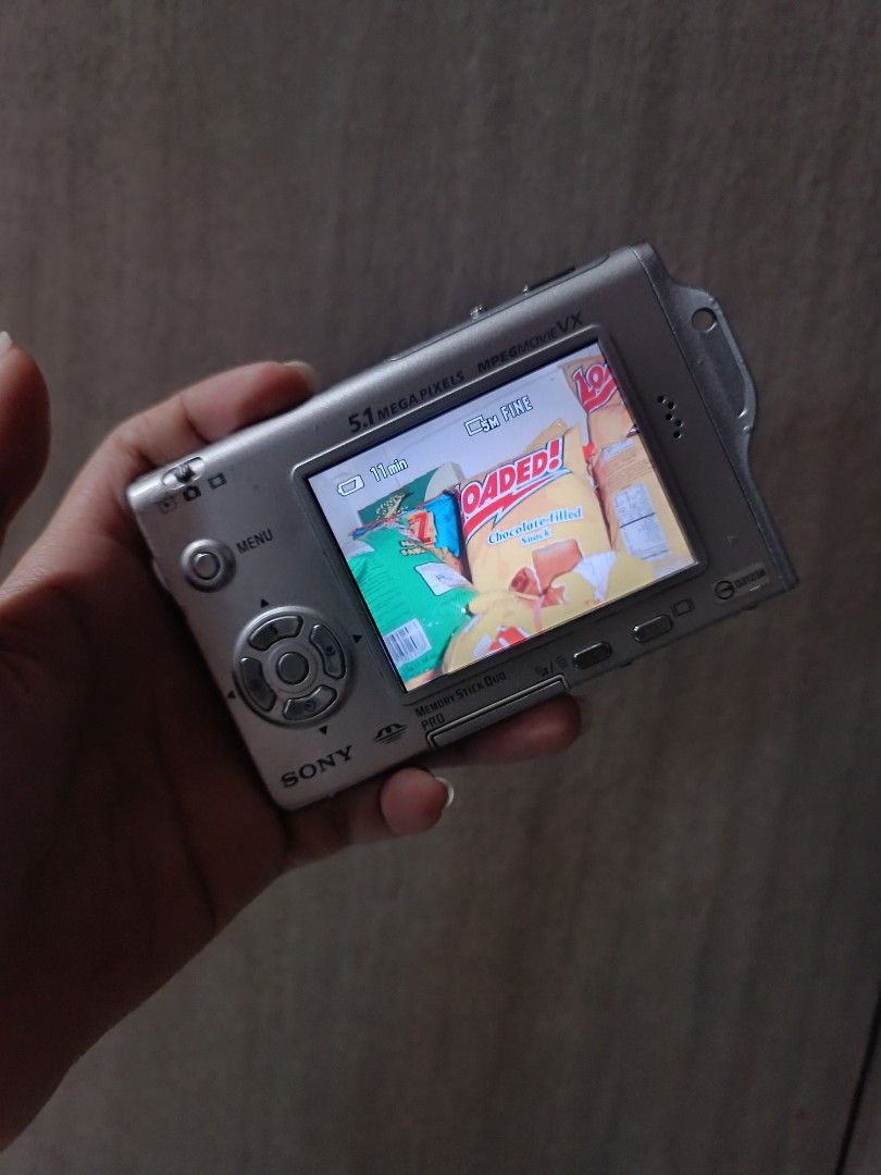 Digicam / Digital Camera Sony Cyber-shot DSC-T7 Ultra-slim Silver RARE ...