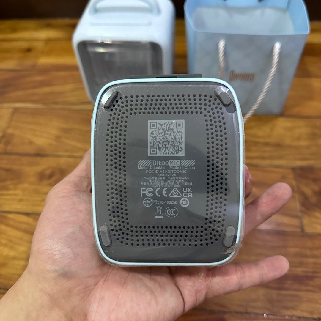 Divoom Ditoo Mic Retro Pixel Art Game Bluetooth Speaker Microphone ...