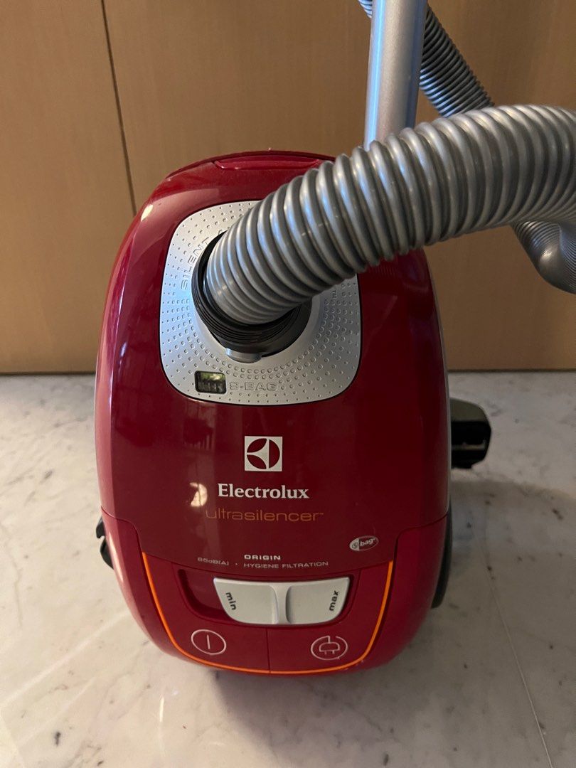 Electrolux vacuum cleaner, TV & Home Appliances, Vacuum Cleaner ...