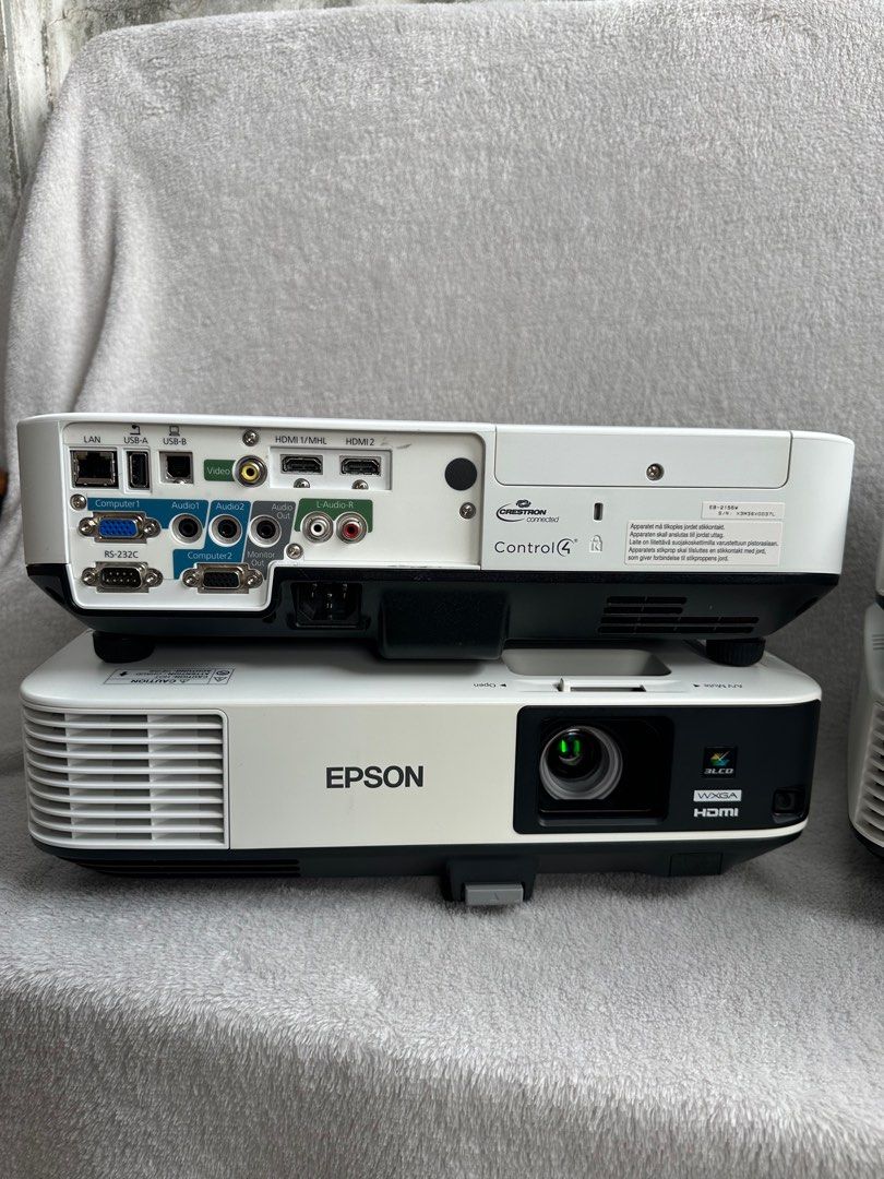 EPSON EB 2155W 5,000 lumens SUPER BRIGHT DISPLAY HEAVY DUTY LARGE VENUE ...