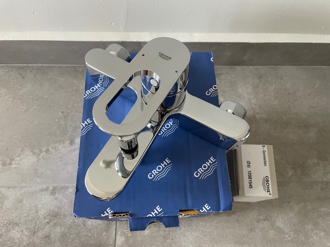 GROHE BAULOOP BATH & SHOWER MIXER, Furniture & Home Living, Bathroom ...