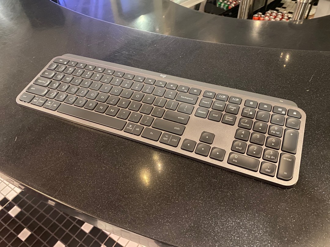 Logitech wireless MX keys backlit keyboard, Computers & Tech, Parts ...