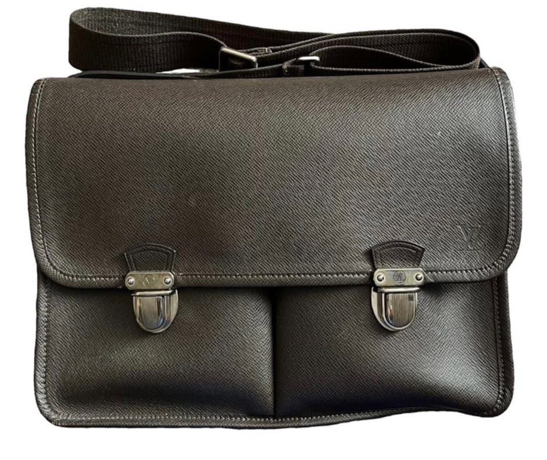 Louis Vuitton (LV) classic bag, Luxury, Bags & Wallets on Carousell