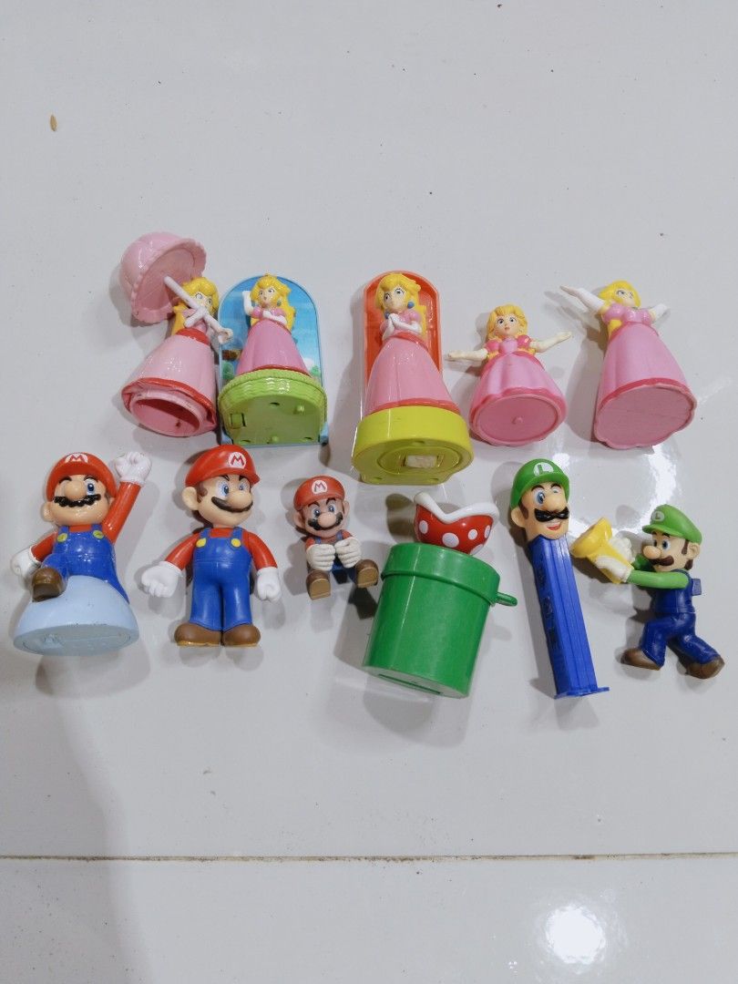 Mainan Happy Meal Mcd mario, Toys & Collectibles, Mainan di Carousell