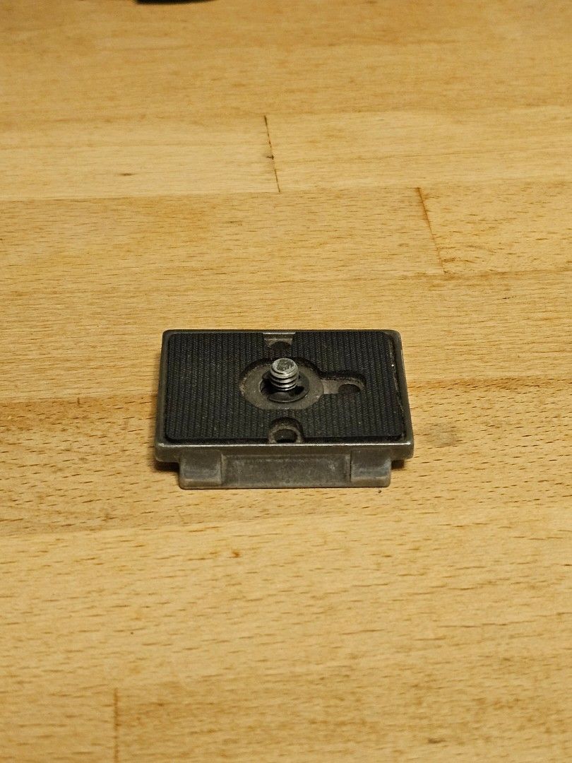 Manfrotto baseplate for ballheads, Photography, Photography Accessories ...