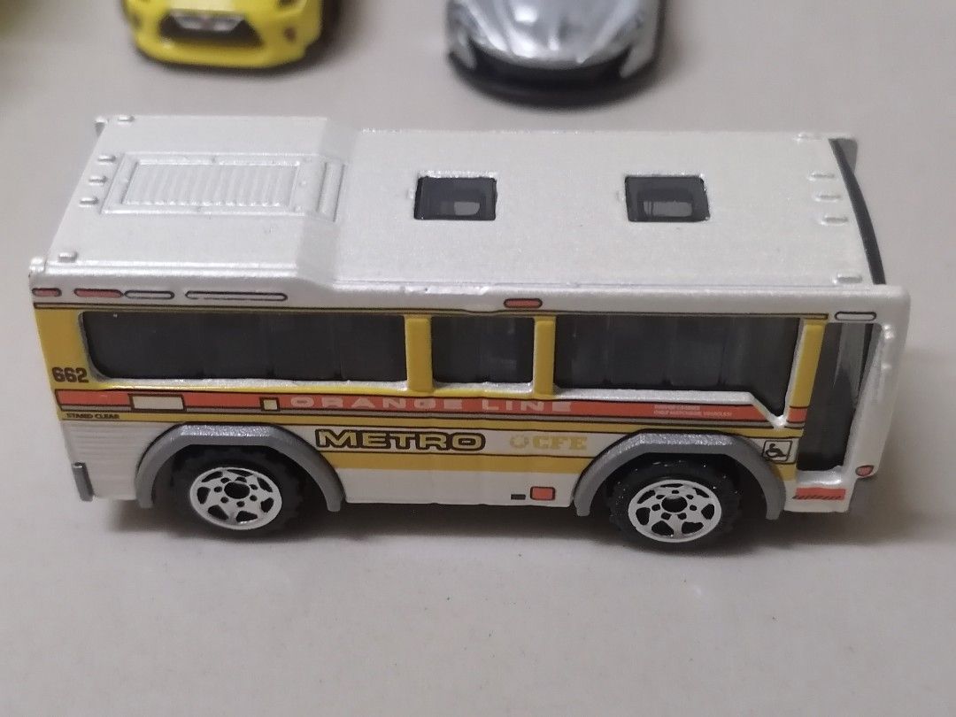 Matchbox 2006 5-Pack: City Transport City Bus - Pearl White - Loose ...