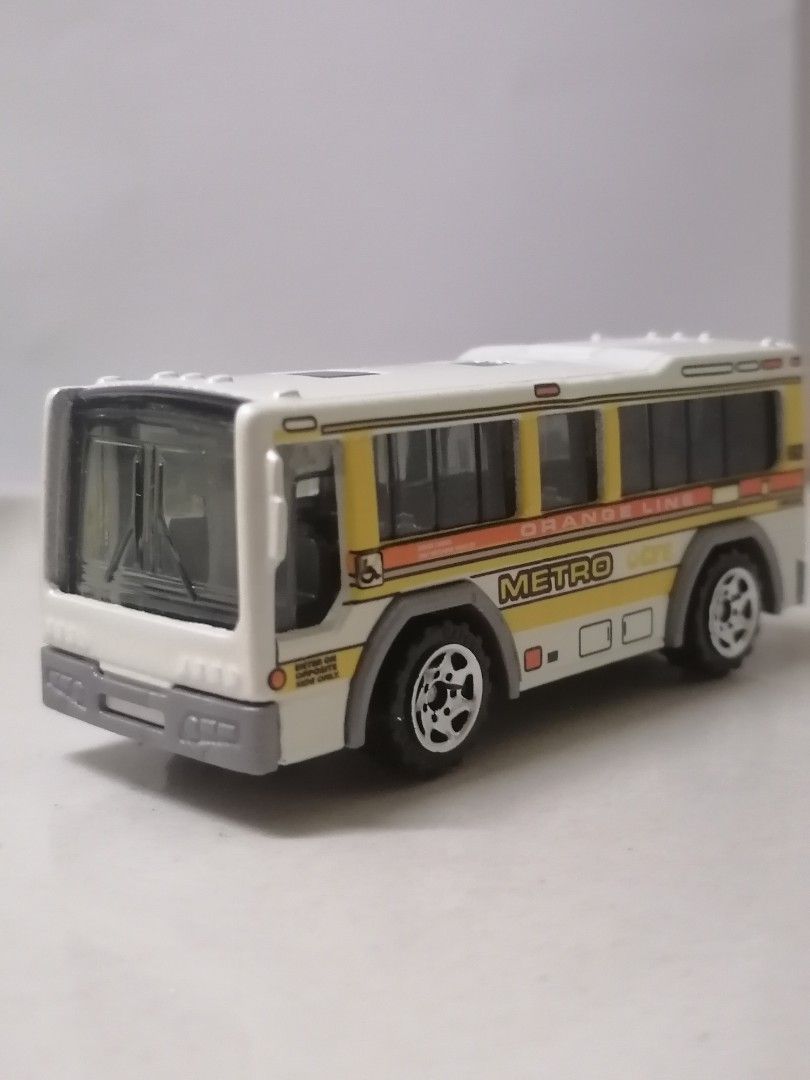 Matchbox 2006 5-Pack: City Transport City Bus - Pearl White - Loose ...