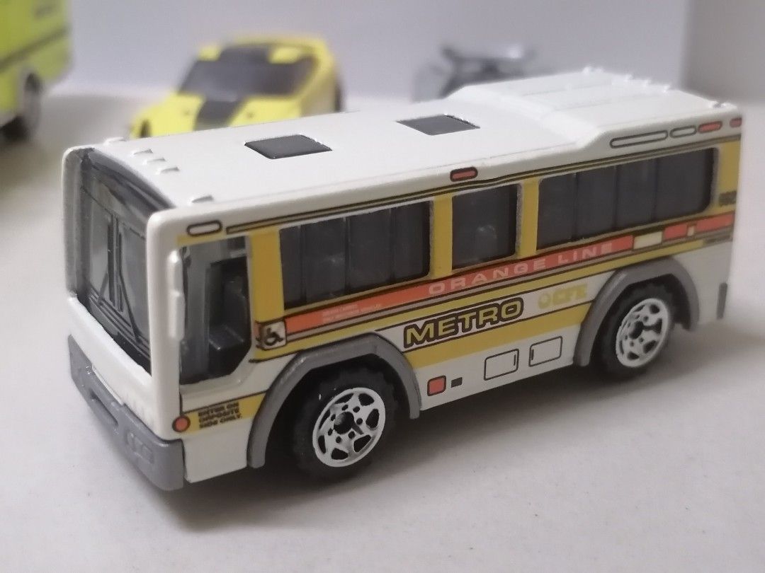 Matchbox 2006 5-Pack: City Transport City Bus - Pearl White - Loose ...