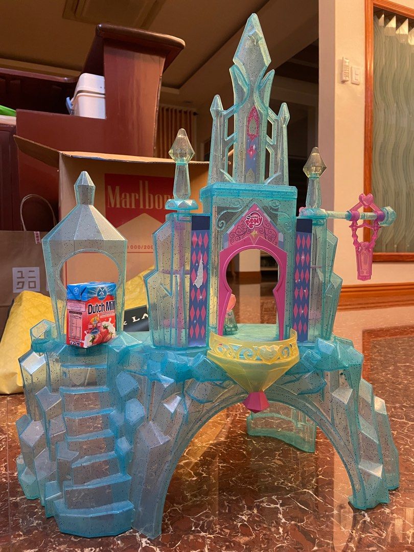 My Little Pony Castle, Hobbies & Toys, Toys & Games on Carousell