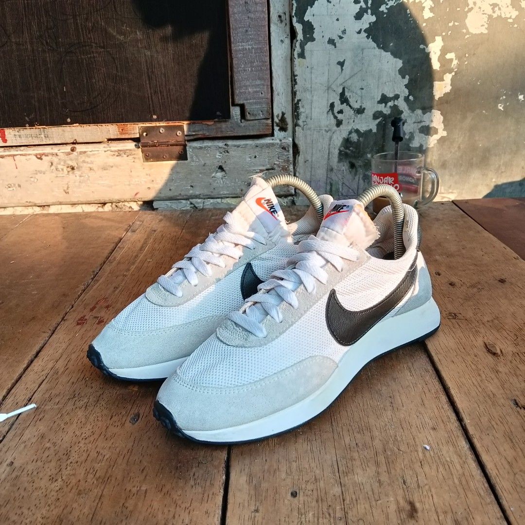 Nike Phantom Tailwind, Fesyen Pria, Sepatu , Sneakers di Carousell