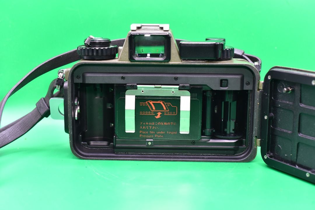 Nikonos V Olive Green Underwater Film Camera with 35mm f2.5 Nikkor UW ...