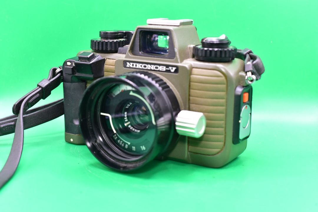 Nikonos V Olive Green Underwater Film Camera with 35mm f2.5 Nikkor UW ...