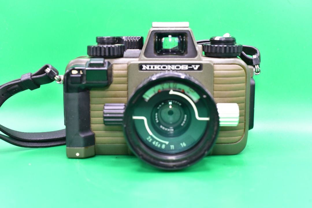 Nikonos V Olive Green Underwater Film Camera with 35mm f2.5 Nikkor UW ...