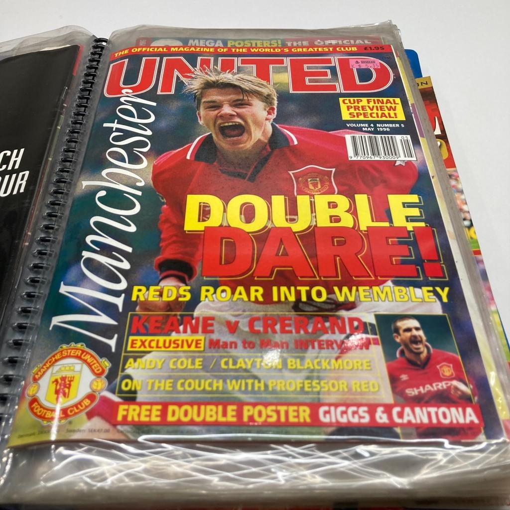 OFFICIAL MANCHESTER UNITED RED DEVILS MAGAZINE VINTAGE PACK (1995-1996 ...