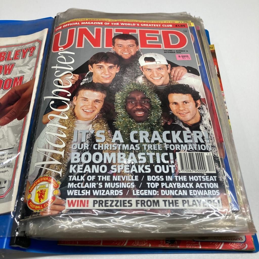 OFFICIAL MANCHESTER UNITED RED DEVILS MAGAZINE VINTAGE PACK (1995-1996 ...