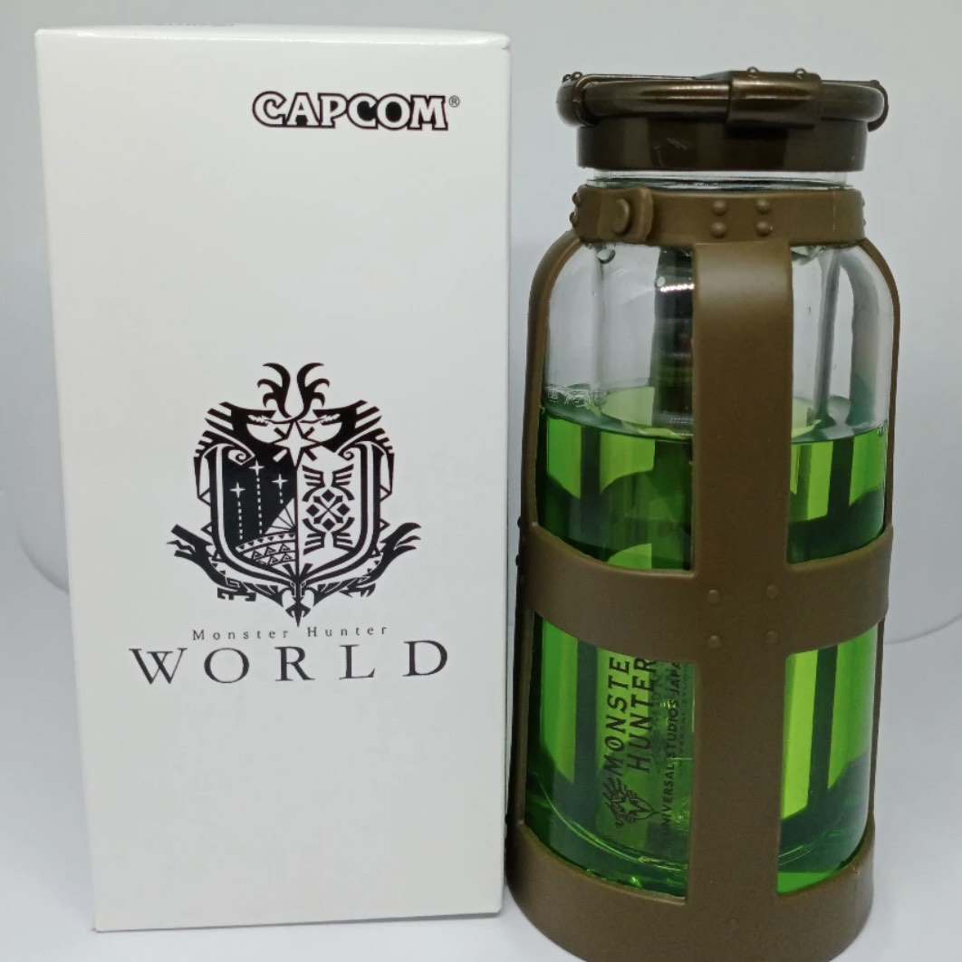 original capcom monster hunter potion watter bottle with box, Hobbies ...