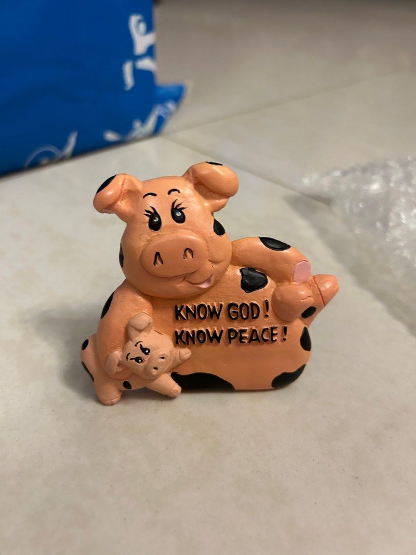 pig know god know peace figure ceramic, Hobbies & Toys, Memorabilia ...