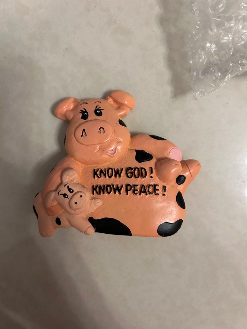 pig know god know peace figure ceramic, Hobbies & Toys, Memorabilia ...