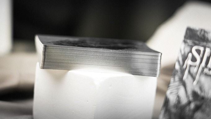 Poker Cards - Pure White Deluxe Lacquer Collector's Boxset, including 2 ...