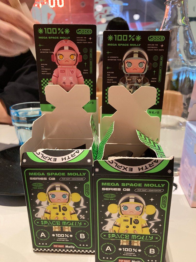 POPMART MOLLY 100% MEGA SPACE MOLLY SERIES 2 VERSION 2, Hobbies & Toys ...