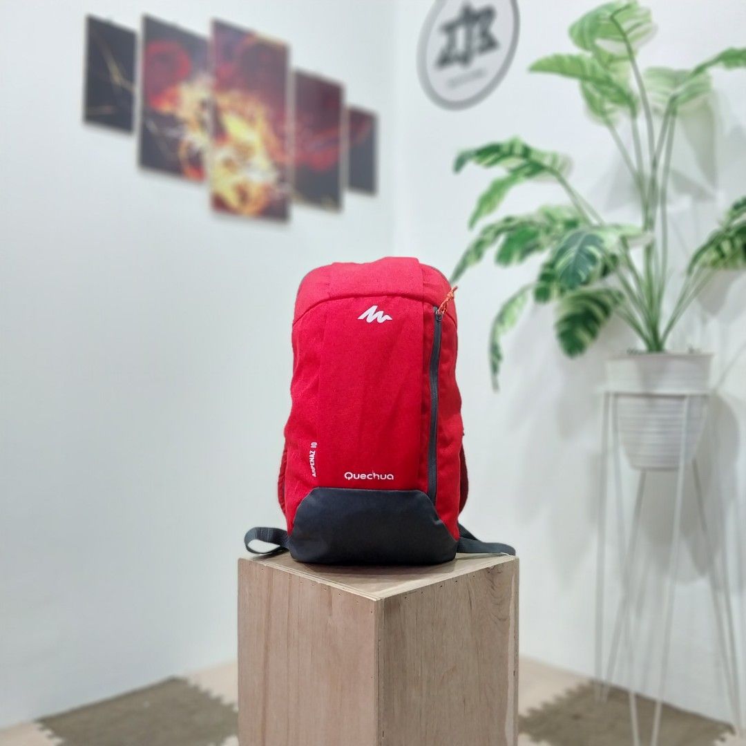 Quechua Backpack, Fesyen Pria, Tas & Dompet , Ransel di Carousell