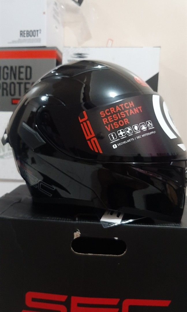 Sec Whirlwind Modular helmet, Motorbikes, Motorbike Parts & Accessories ...
