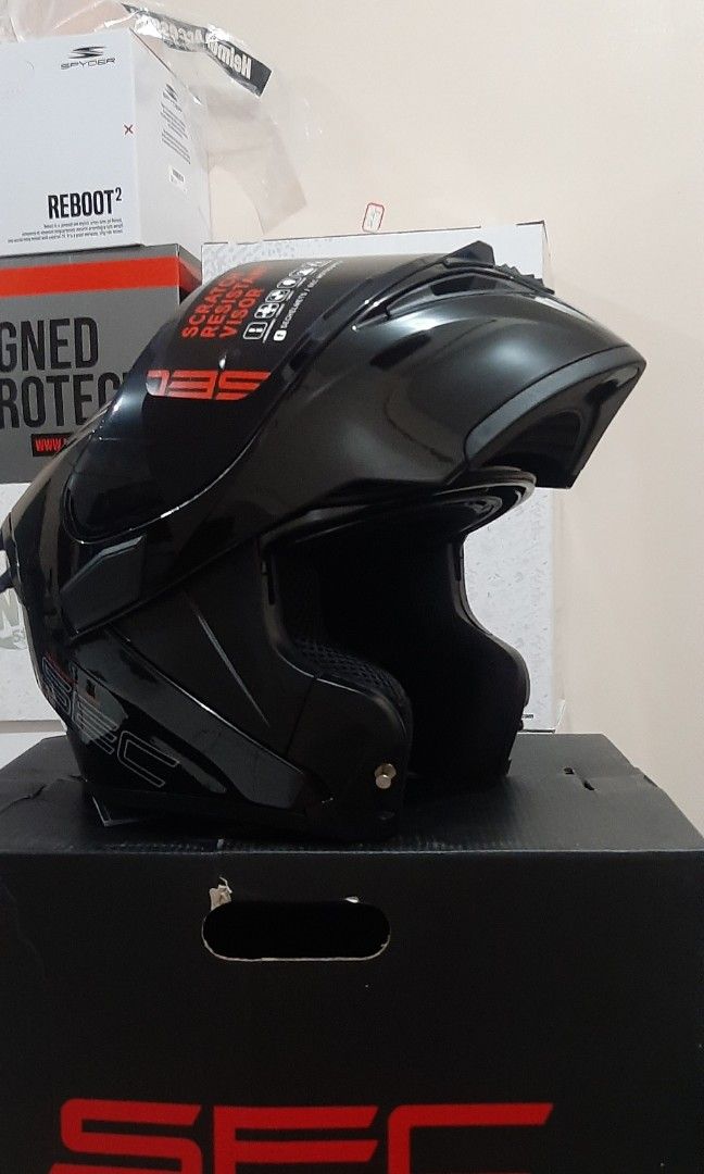 Sec Whirlwind Modular helmet, Motorbikes, Motorbike Parts & Accessories ...