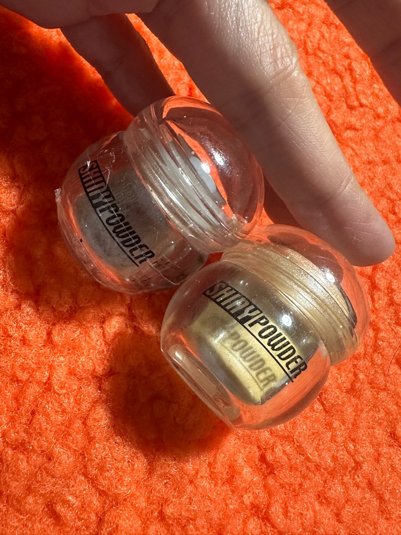 Shiny powder eyeshadow / highlighter, Beauty & Personal Care, Face ...