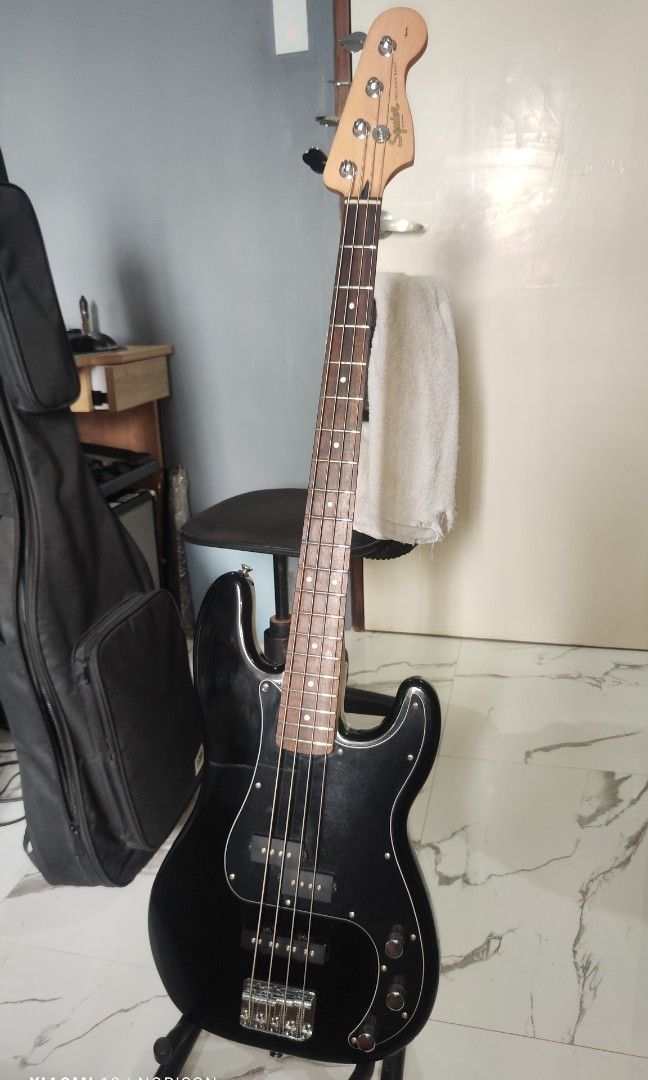 Squire by fender PJ bass passive, Audio, Soundbars, Speakers ...
