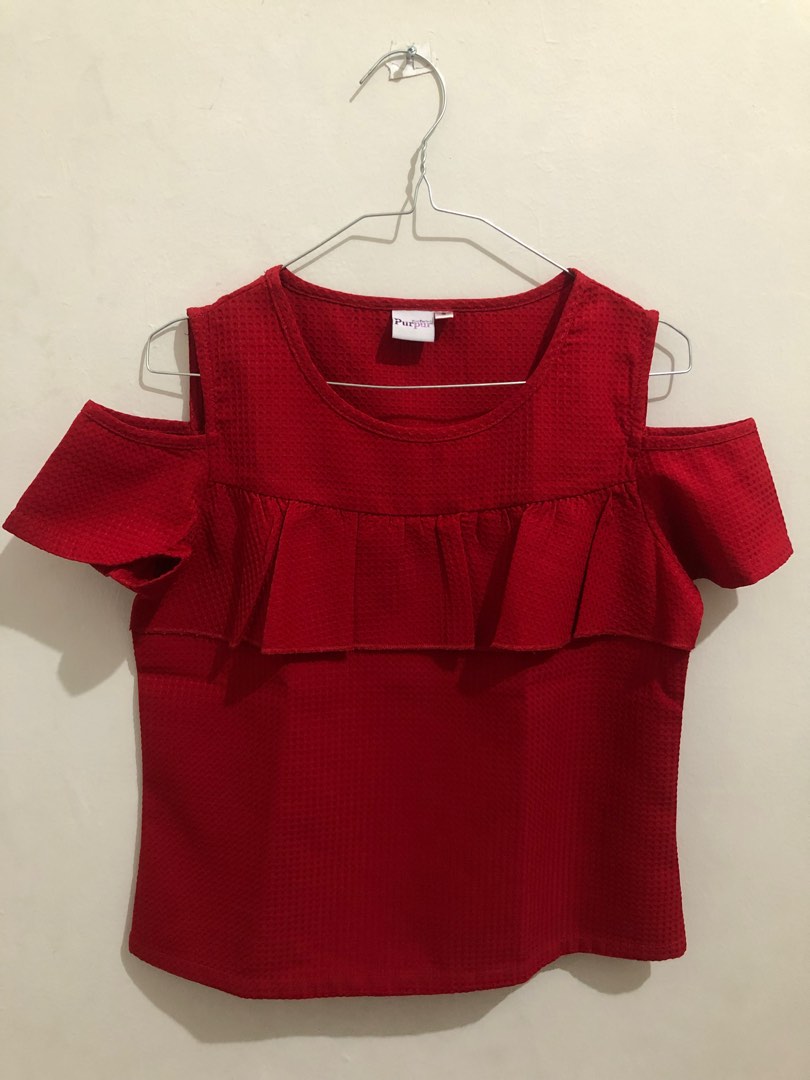 TOP MERAH, Fesyen Wanita, Pakaian Wanita, Atasan di Carousell