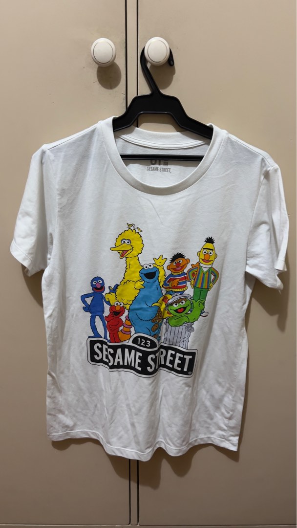 Uniqlo elmo sesame street t shirt white, Women's Fashion, Tops, Shirts ...