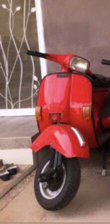 Vespa merah, Motor di Carousell