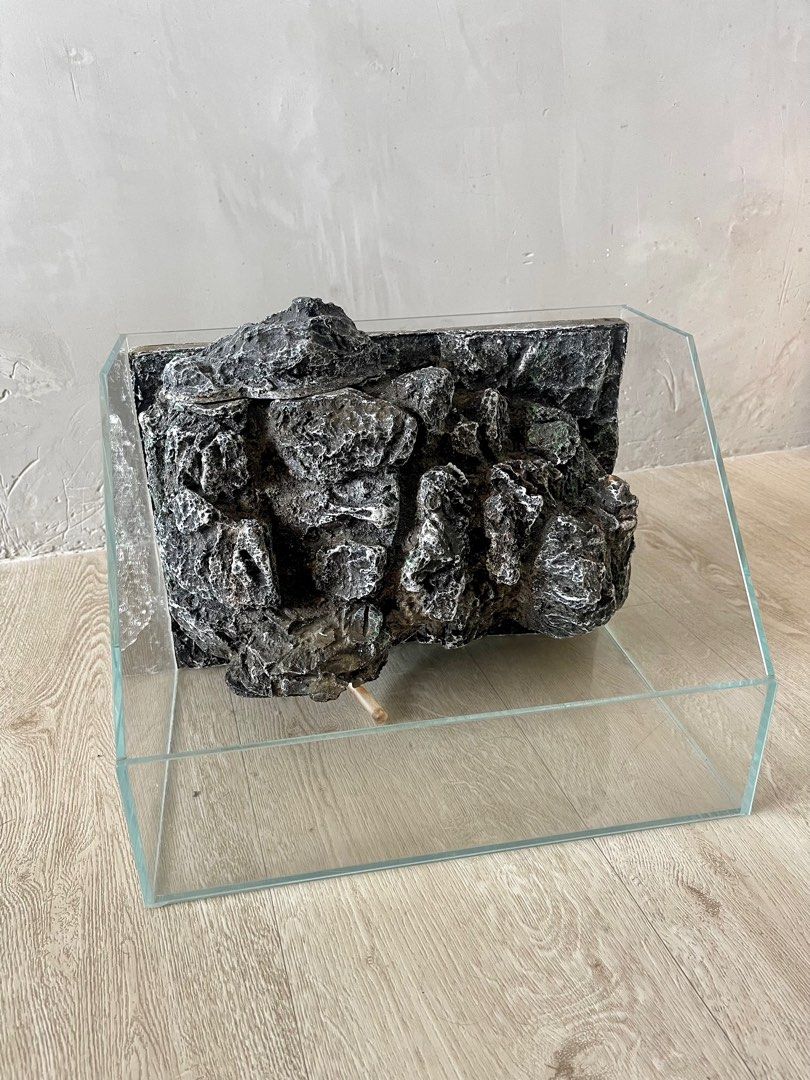 Water fountain fish tank, Pet Supplies, Homes & Other Pet Accessories on Carousell