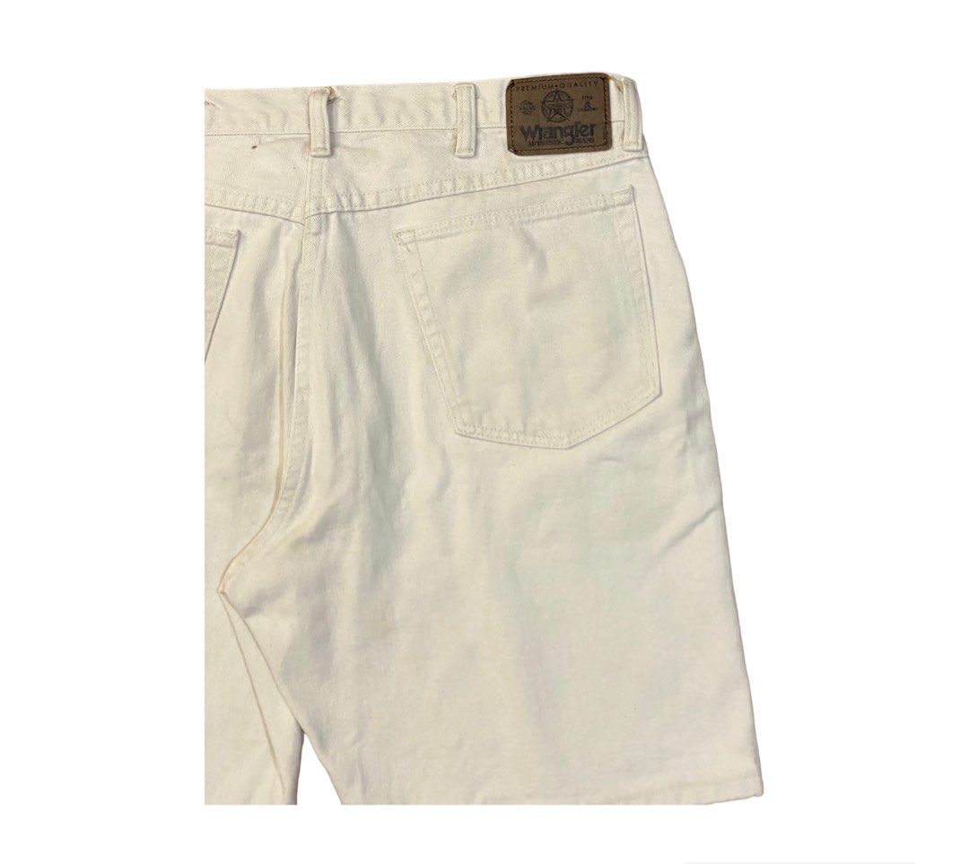 Wrangler Cream Jorts, Men's Fashion, Bottoms, Shorts on Carousell