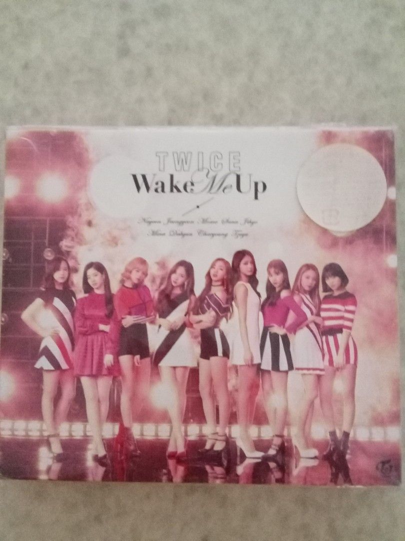 Yuna Ito, Twice wake me up, Ayumi Hamasaki 2001 concert vcd & Momoko kikuchi concert DVD ...