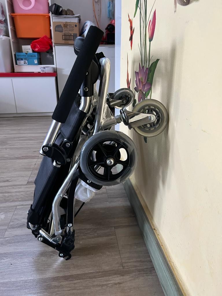 yuwell Ultra Lightweight Transport Wheelchair for The Elderly and ...
