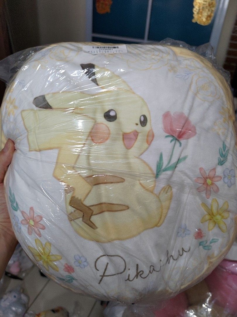 Authentic Pokemon Pikachu Floral Ensemble, Hobbies & Toys, Toys & Games ...
