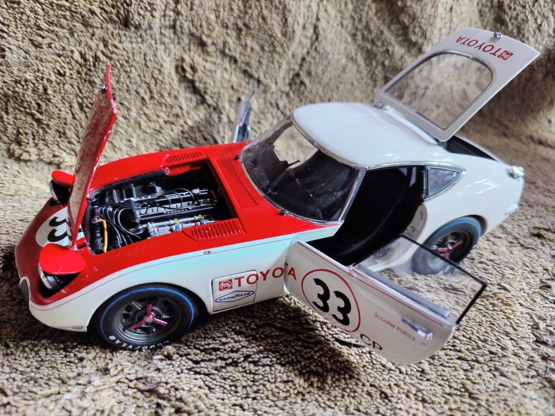 Autoart - Toyota 2000 GT - 1:18 Scale, Hobbies & Toys, Toys & Games on ...
