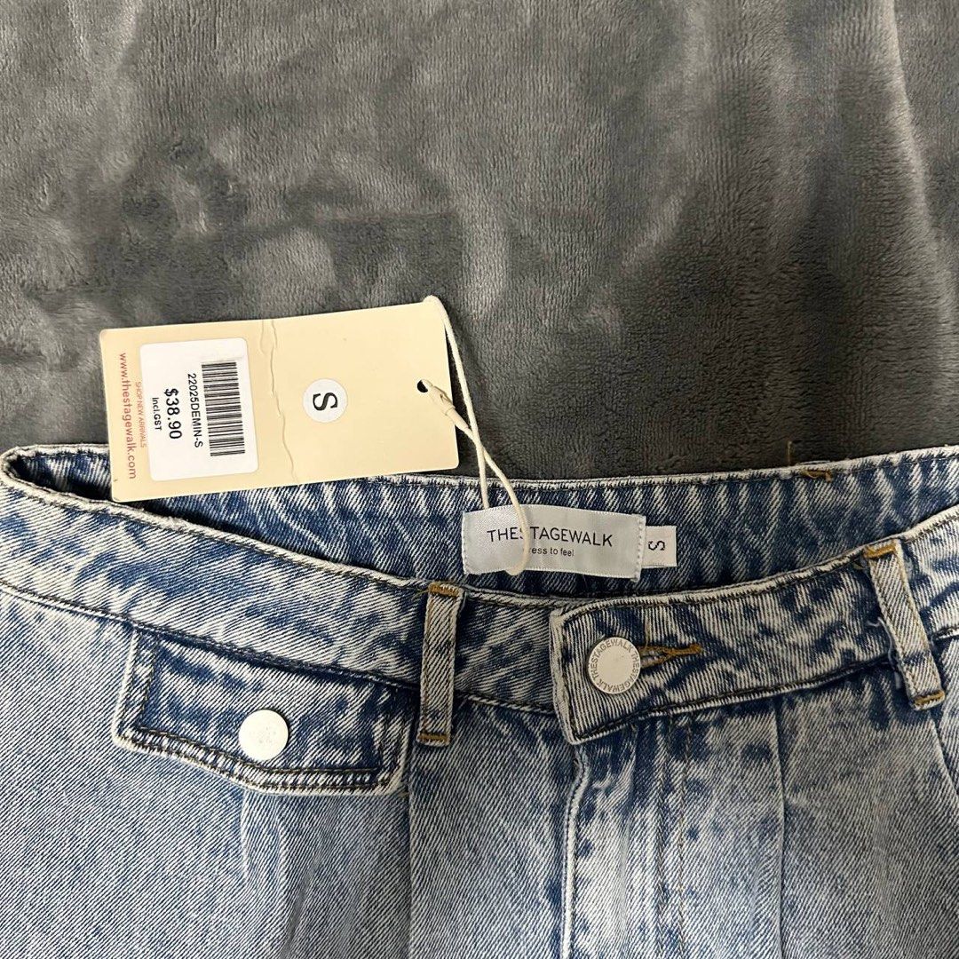 BNWT The Stage Walk Denim Shorts, Women's Fashion, Bottoms, Shorts on ...