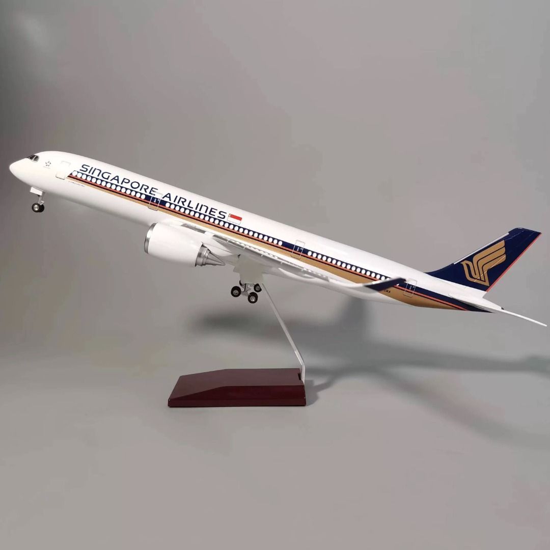 BRIGHTER FUTURE SINGAPORE AIRLINES AIRBUS A350-900XWB WITH LIGHT AND ...
