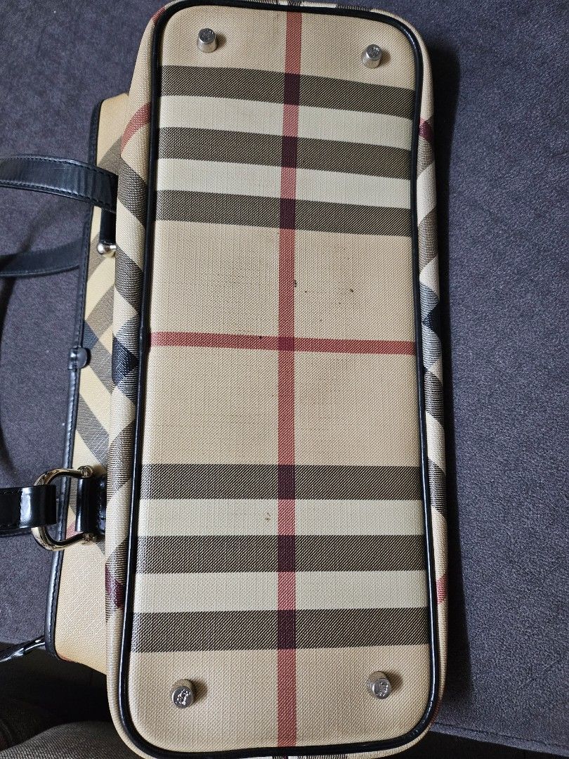 Authentic Burberry Nova Check Tote, Luxury, Bags & Wallets on Carousell