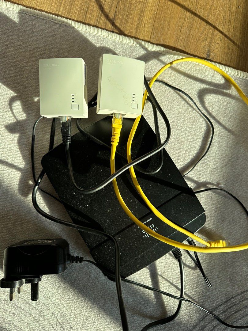 Cisco Router + TP-Link Wifi extender, Computers & Tech, Parts ...