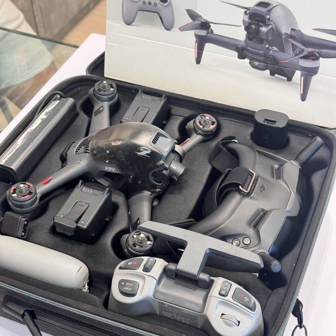 DJI FPV Drone (Googles + Motion controller + 3 Battery), Photography ...